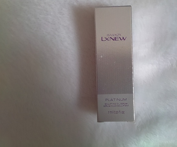 Avon | Skincare | Isa Knox Lxnew Platinum Box | Poshmark